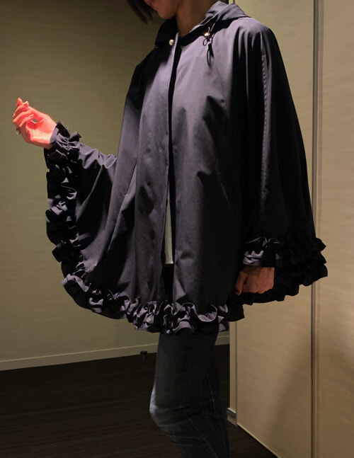 Ame No Chi Hare(アメノチハレ)フリルポンチョ|comme Dhabitude 〜パリ・東京行ったり来たりblog〜|paris|madame Figarojp(フィガロジャポン)